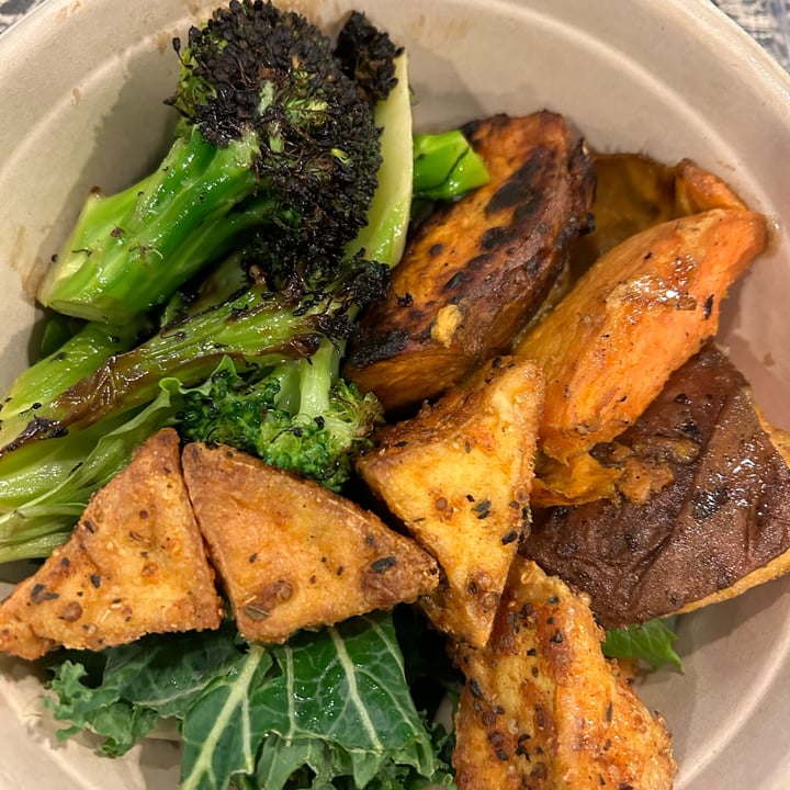 Dig Manhattan, New York, United States Build Your Own Bowl Review ...