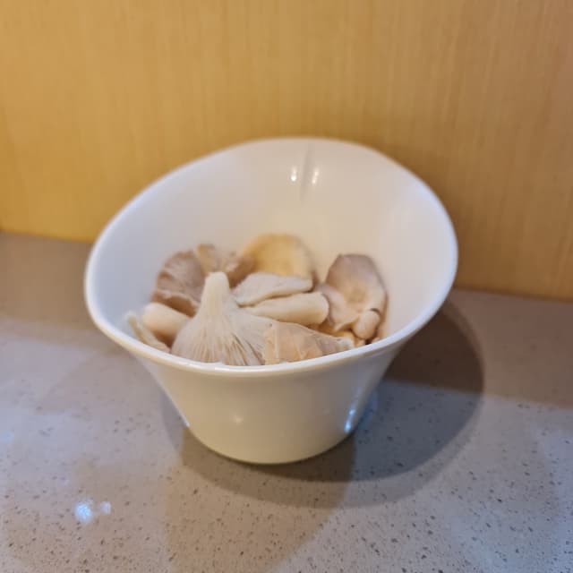 Oyster Mushroom at 海底捞 Haidilao Hot Pot @Dataran Pahlawan Melaka ...