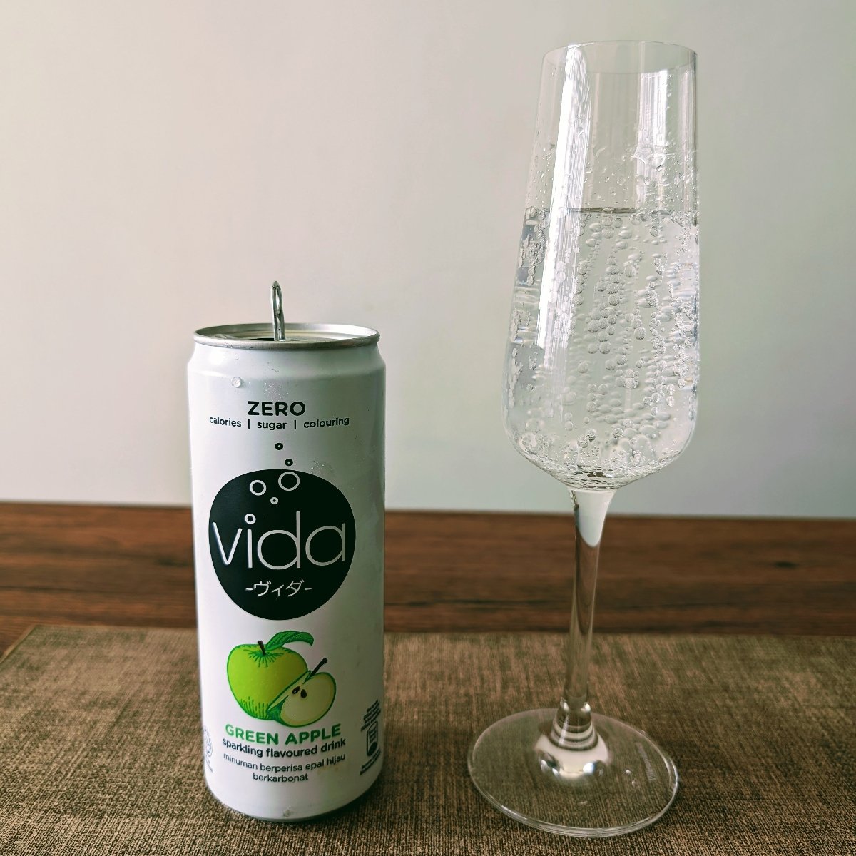 Green Apple Sparkling Flavoured Drink from Vida - Vegan Product Reviews ...