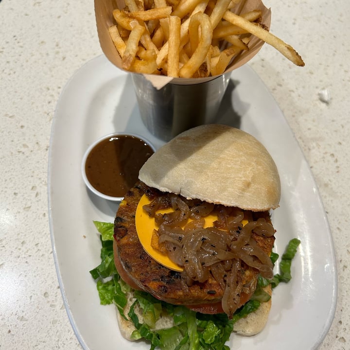 The Counter Reston, United States Custom Vegan Veggie Burger Review ...