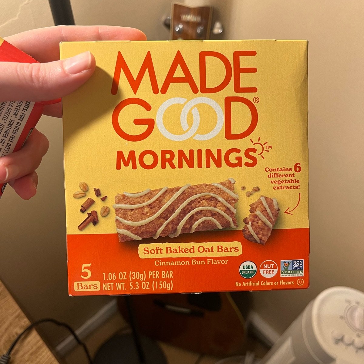 Mornings Cinnamon Bun Flavor Soft Baked Oat Bars at Made Good - Review ...
