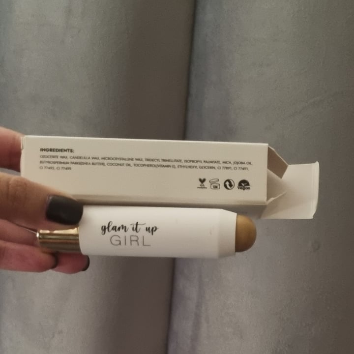 Glam It Up Girl Contour stick Review | abillion