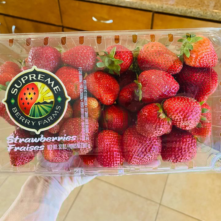 Supreme Berry Farms Strawberries Review | abillion