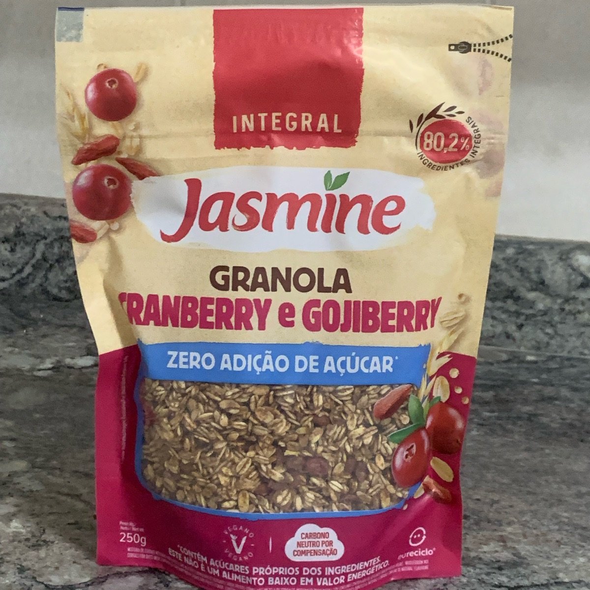 Granola Cranberry & Gojiberry from Jasmine - Vegan Product Reviews ...