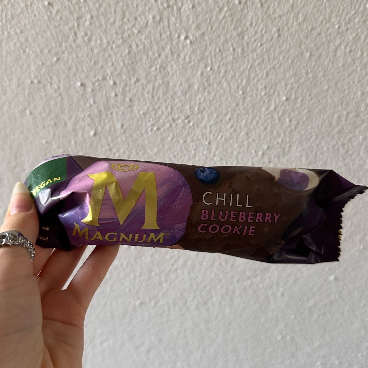 Chill Blueberry Cookie at Magnum - Review by @soniamartini | abillion