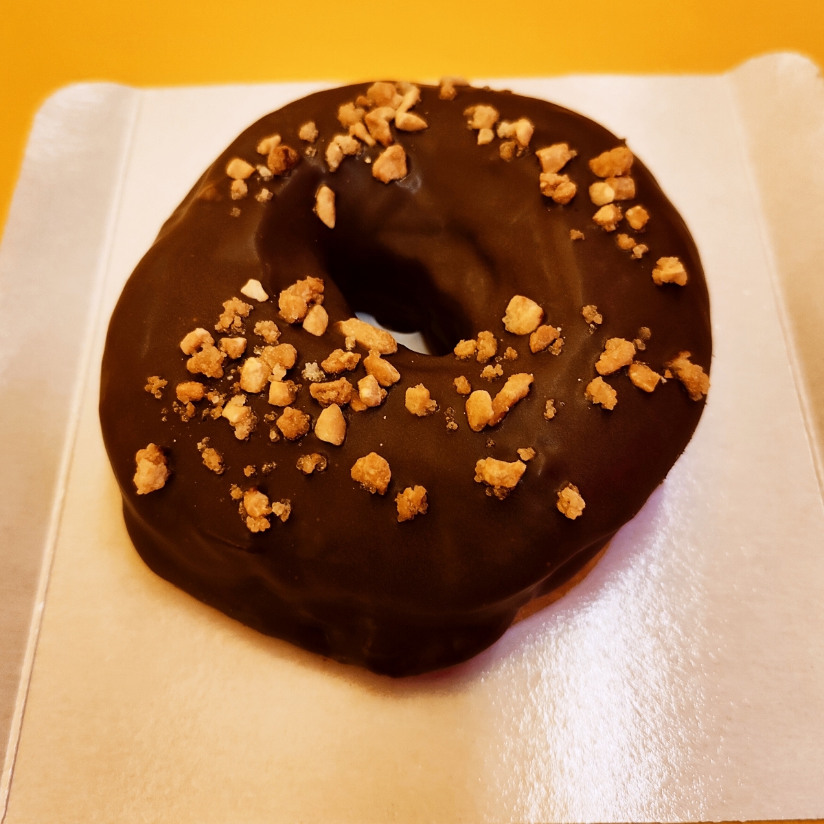 Donut Choco Peanuts at Vonuts Vegan, Valencia - Vegan Dish Reviews ...