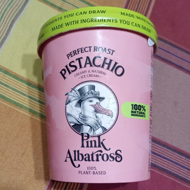 Helado de pistacho from Pink Albatross - Vegan Product Reviews ...