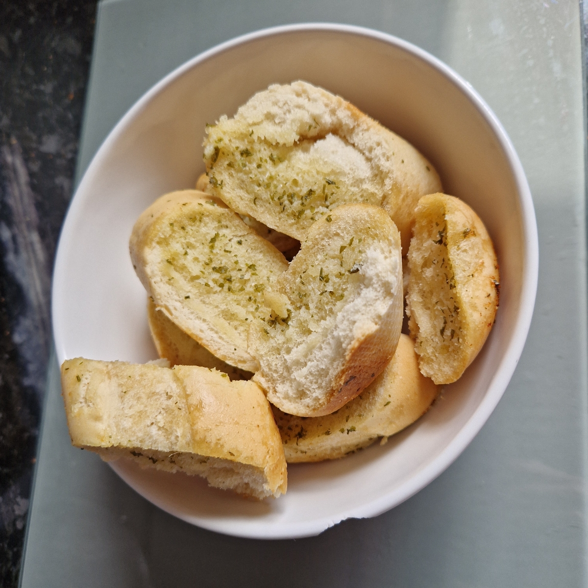 Garlic Bread from Everyday Essentials - Vegan Product Reviews & Ratings ...