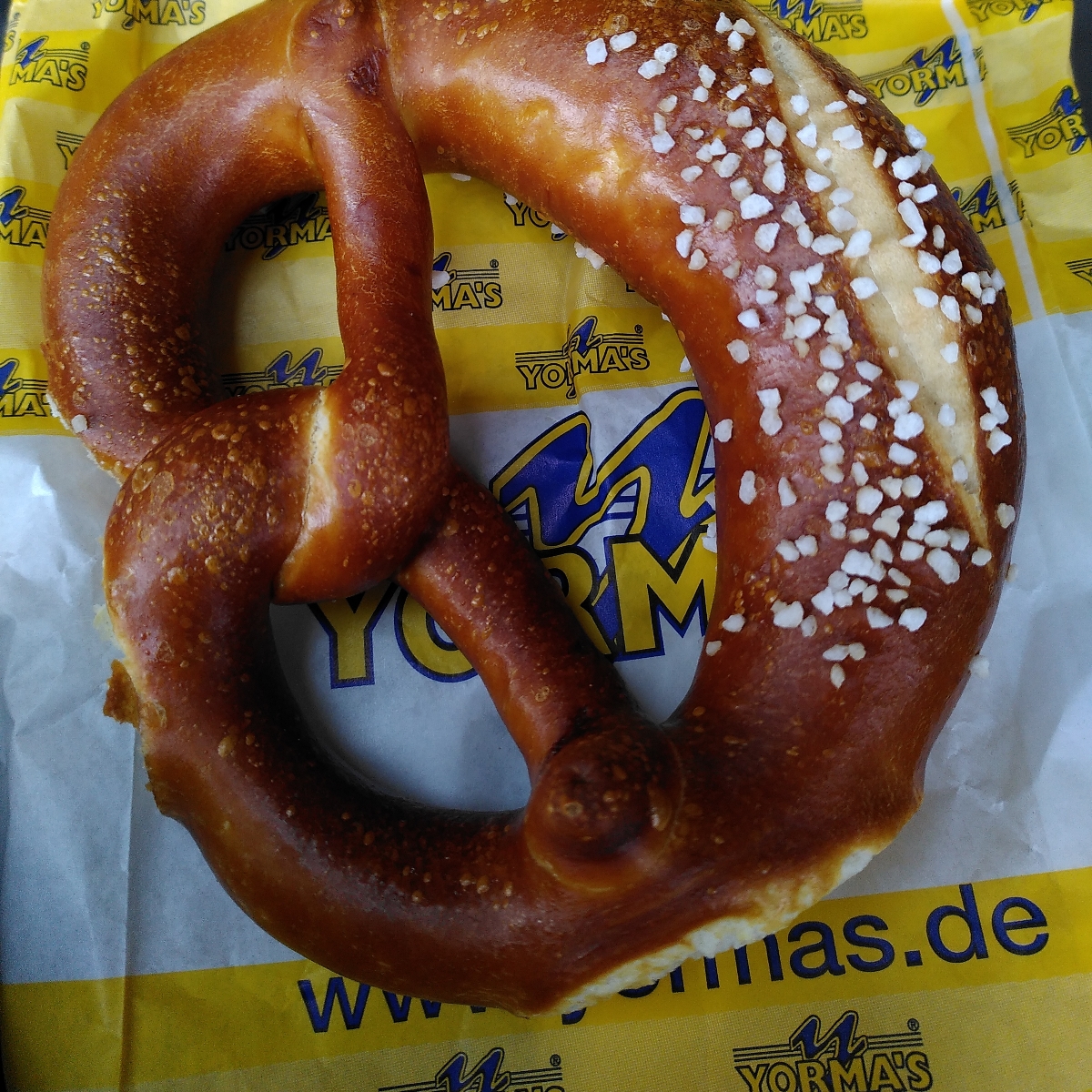 pretzel vegan at Yorma's - Review by @walkabout-veg | abillion