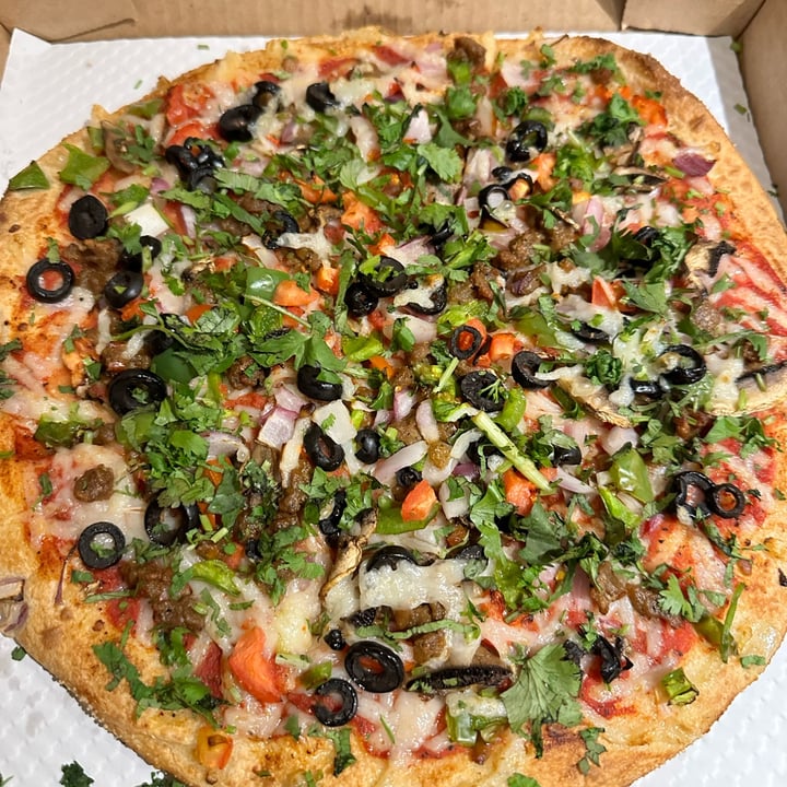 LOCAL Pizza Courtenay, Canada Beyond Veggie Review | abillion