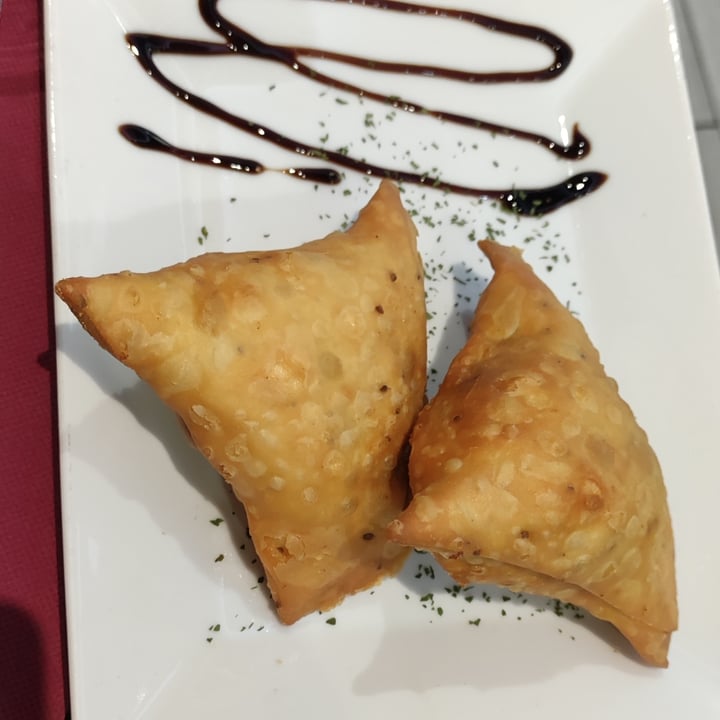Royal Taj Treviglio, Italy Samosa Review | abillion