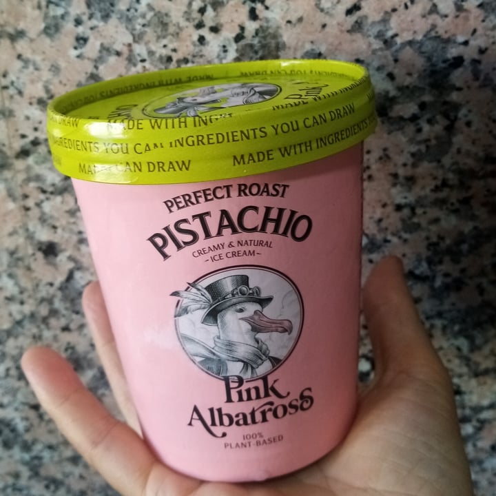 Pink Albatross Helado de pistacho Review | abillion