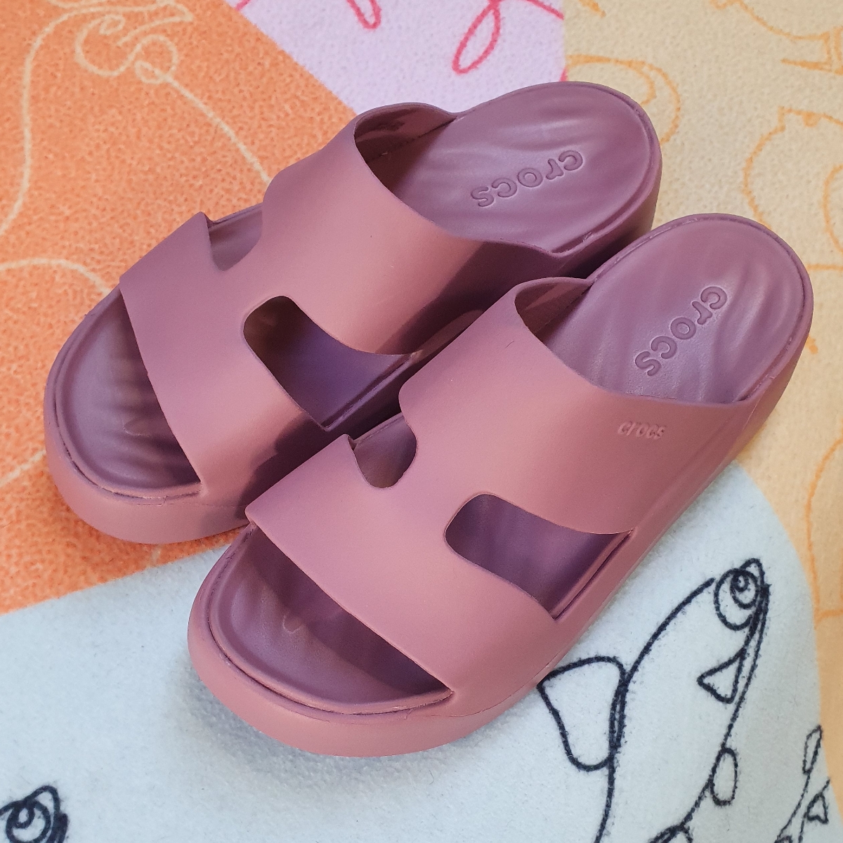 Getaway Platform H-Strap from Crocs - Vegan Product Reviews & Ratings ...