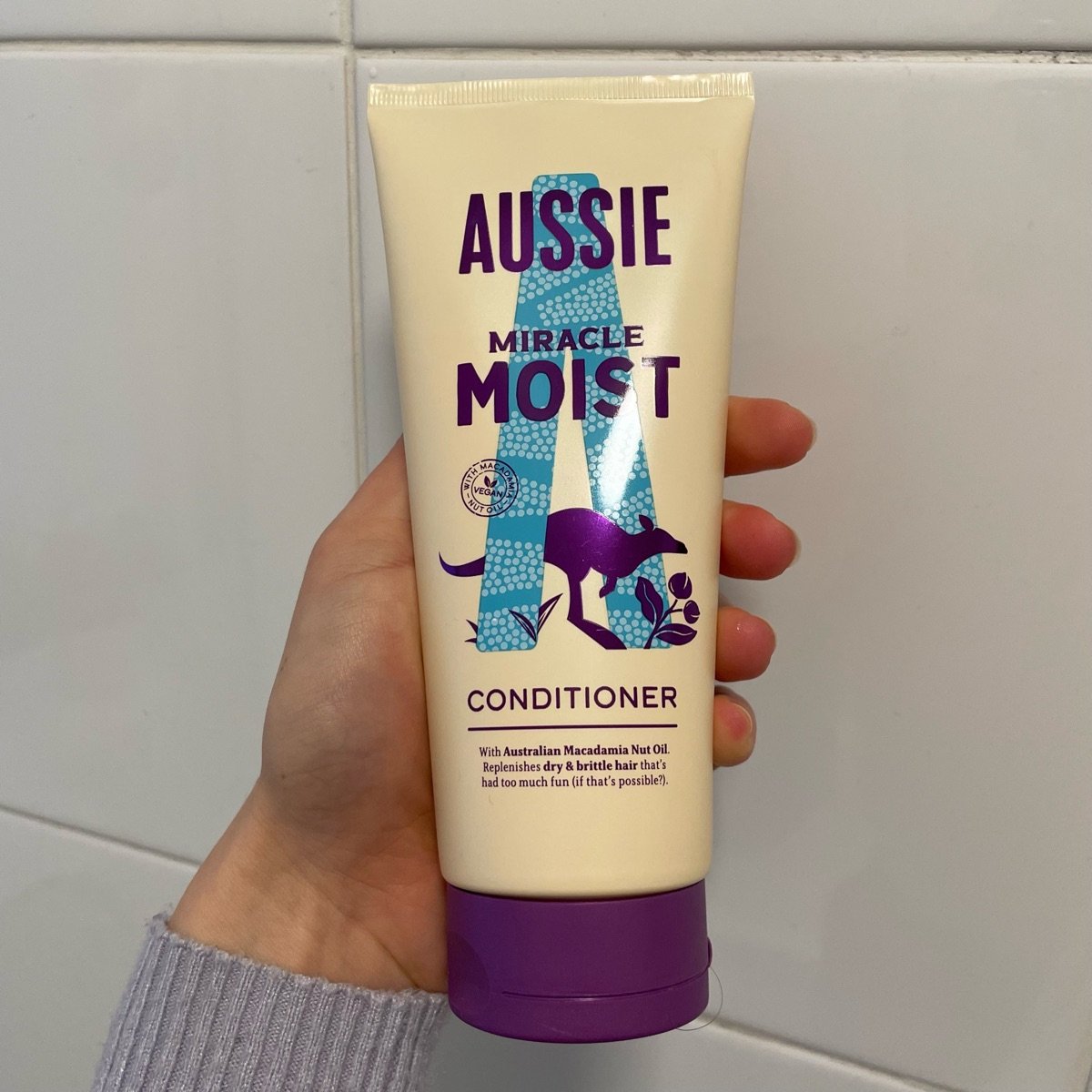 Miracle Moist Conditioner from Aussie - Vegan Product Reviews & Ratings ...