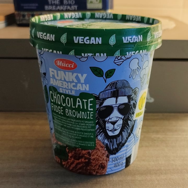 Mucci funky american style chocolate fudge brownie Review | abillion