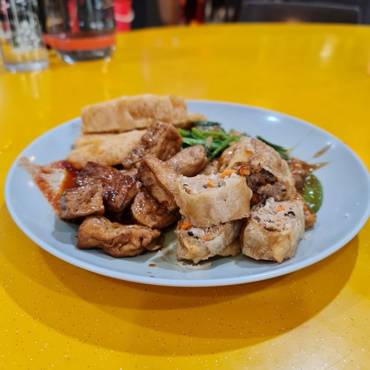 Guang Zhu Lin (广竹林健康素食) Bedok, Singapore Economic Rice Review | abillion