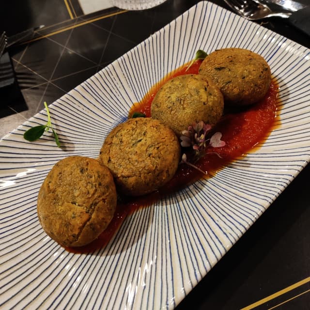 Falafel Con Vellutata Di Pomodoro Fresco at Dr. Cat - Pet Lounge ...