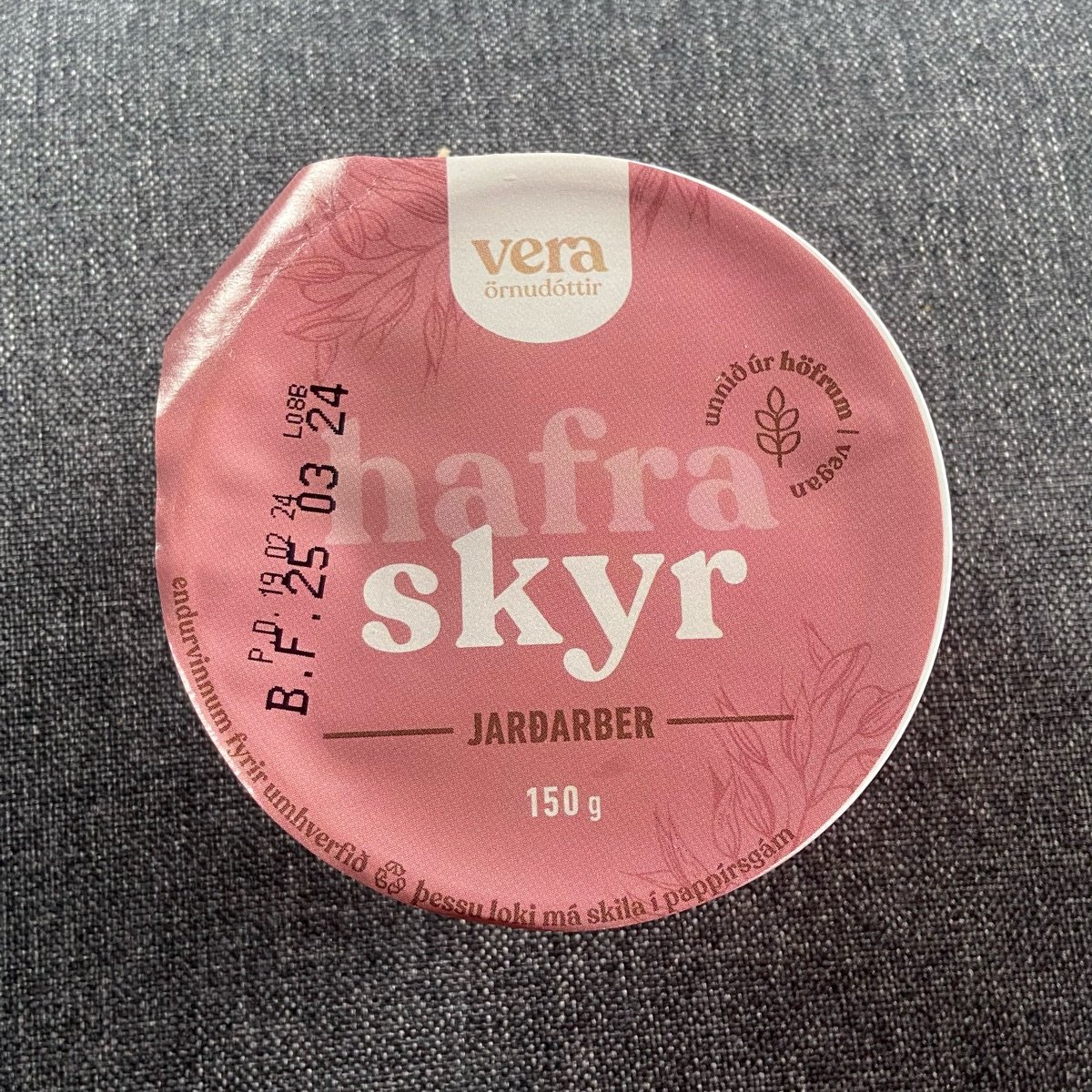 Hafra Skyr Jardarber from Vera örnudóttir - Vegan Product Reviews ...