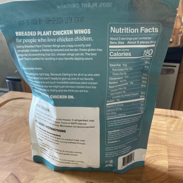 Breaded plant chicken wings from Daring - Vegan Product Reviews ...