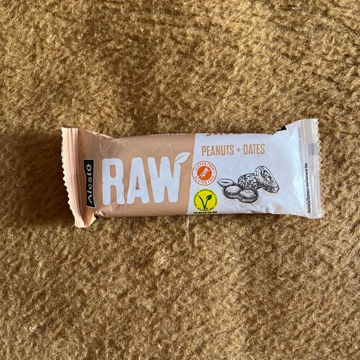 Alesto Alesto Raw Peanuts + Dates Review | abillion