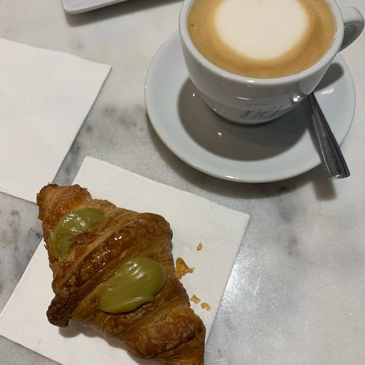 Pasticceria Nepà Milano, Italy Cornetto Al Pistacchio Review | abillion