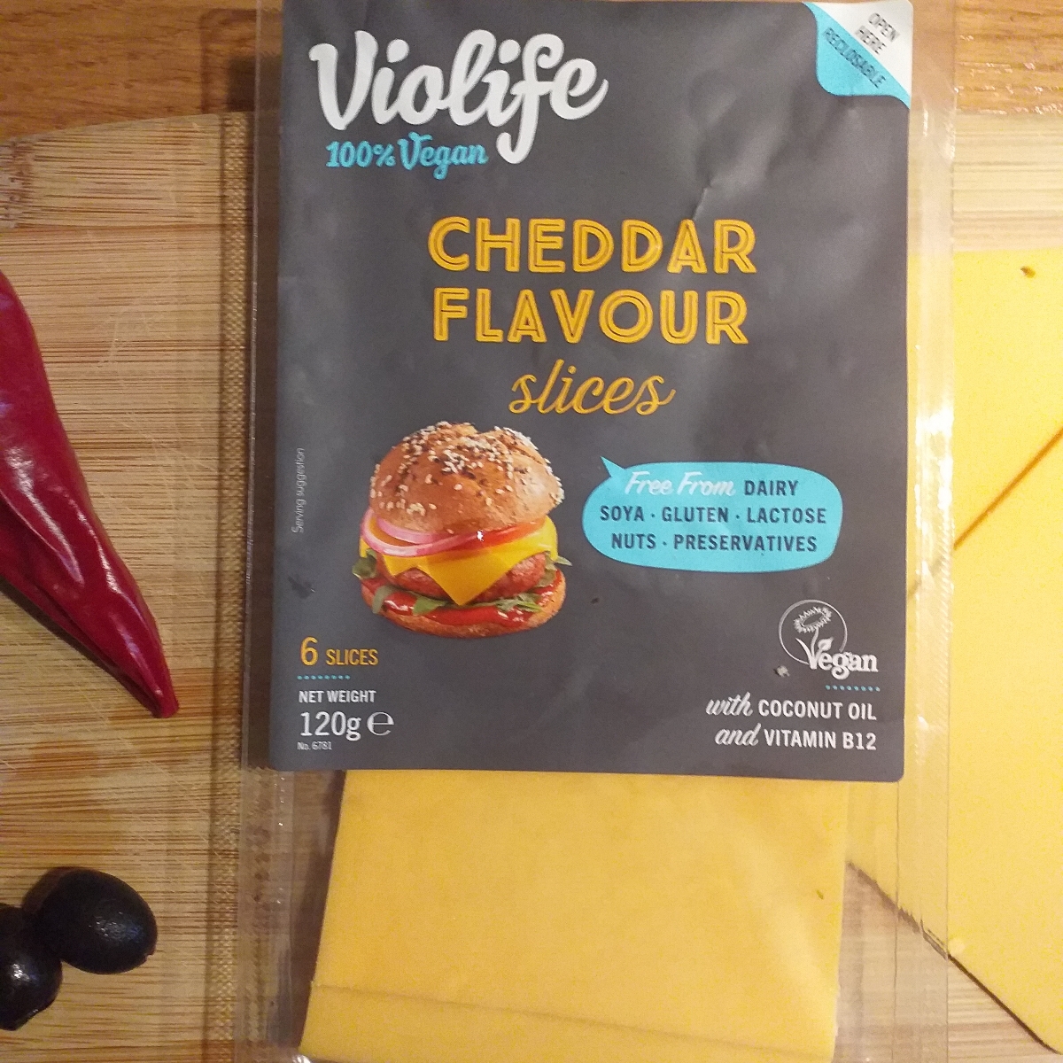 Cheddar flavour slices from Violife - Vegan Product Reviews & Ratings ...