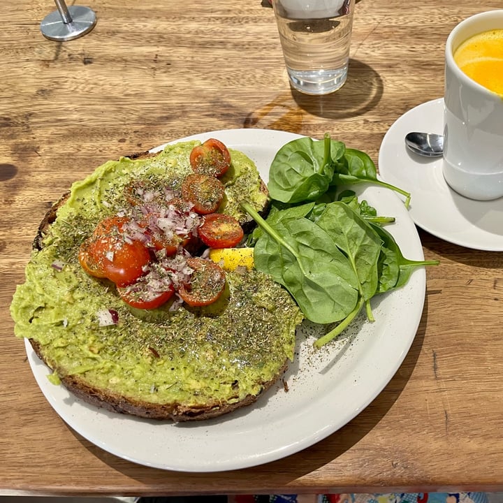 Pimlico Fresh Pimlico, United Kingdom Avocado Chilli & Tomatoes on ...