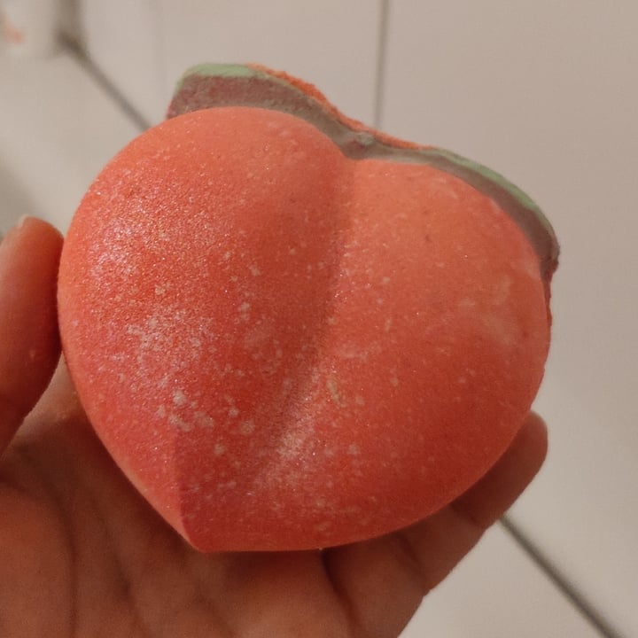 Lush peachy bath bomb Review | abillion