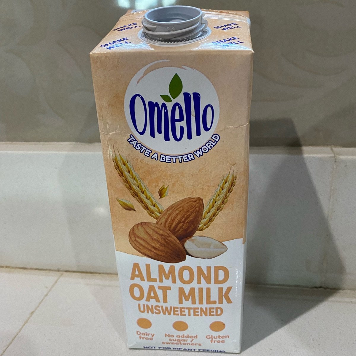 almond oat milk from Omello - Vegan Product Reviews & Ratings | abillion