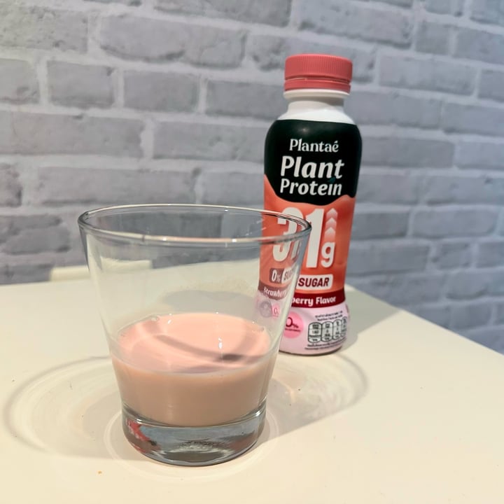 Plantaé Plant Protein Drink Strawberry Flavor Review | abillion