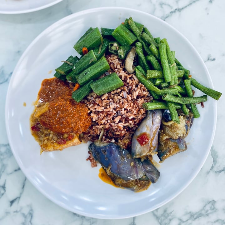 Veggie 121 Outram, Singapore Mixed Rice Review | abillion