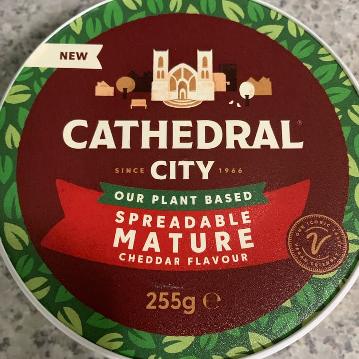 Cathedral City spreadable mature cheddar flavour Review | abillion