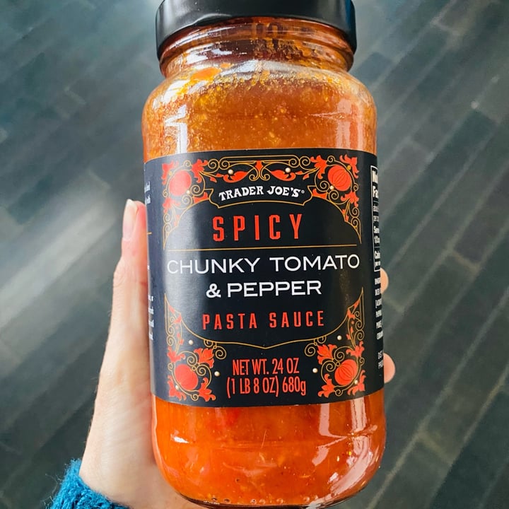 Trader Joe's Spicy Chunky Tomato & Pepper Pasta Sauce Review | abillion