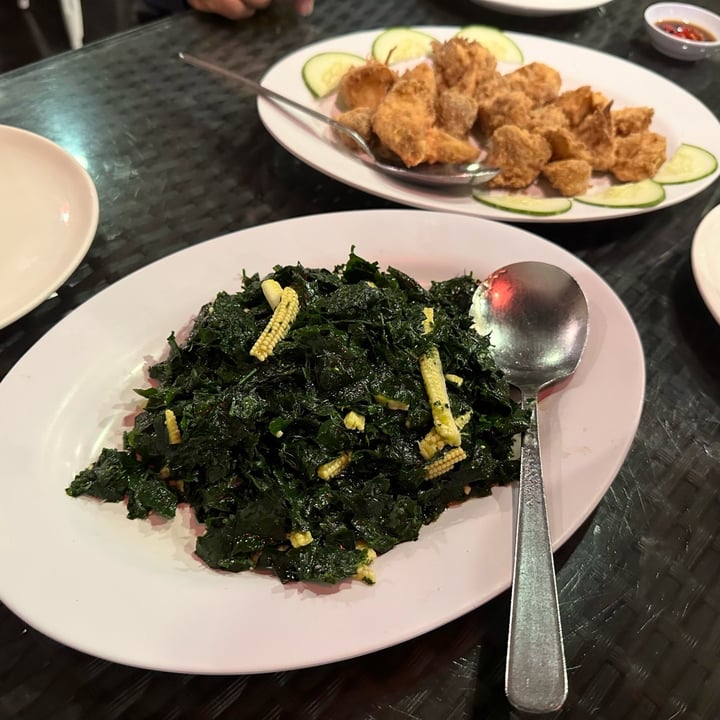 Sarawak Club Taman Budaya, Kuching, Malaysia Cangkuk Manis Review ...