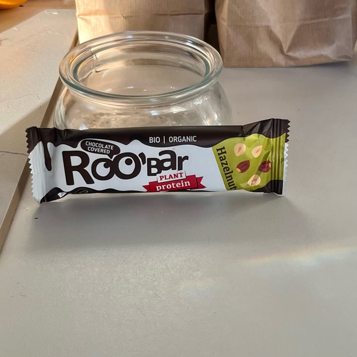 Roo'bar Hazelnut chocolate protein bar Review | abillion