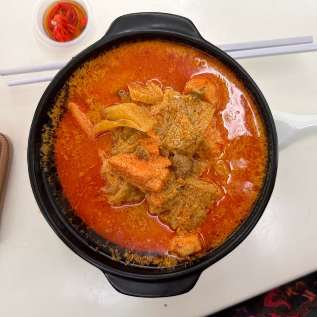 Claypot Curry Mee Kuning at Gandhara Vegetarian Restaurant - Kuching ...