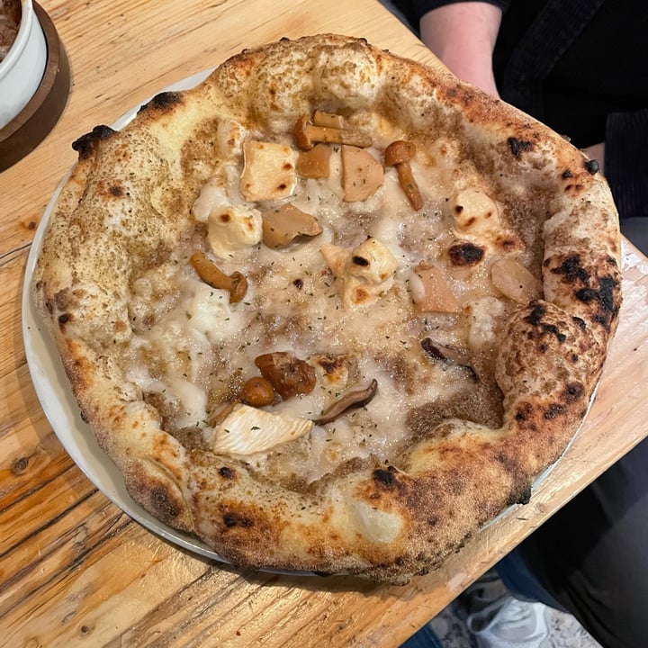 Purezza Brighton United Kingdom Black truffle pizza Review | abillion
