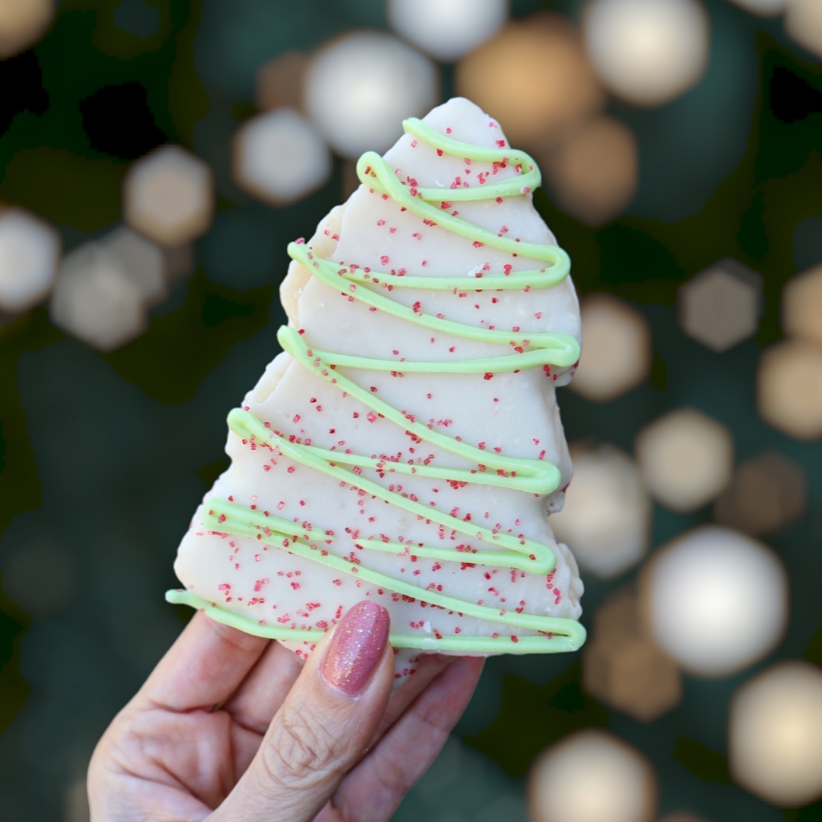 Christmas tree Cake from Burrito Babe Bakery - Vegan Product Reviews ...