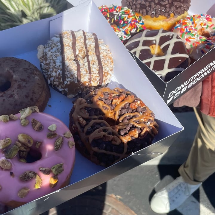 Donut Friend United States Assorted Donuts Review | abillion