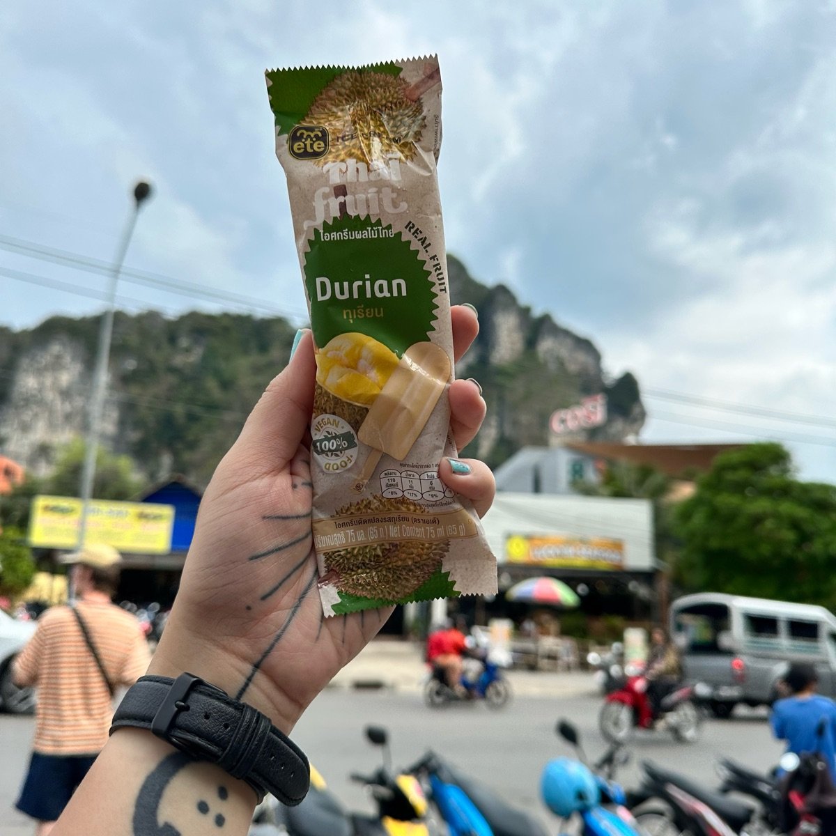Ete Dairy Thai Fruit Durian Ice Cream Reviews | abillion