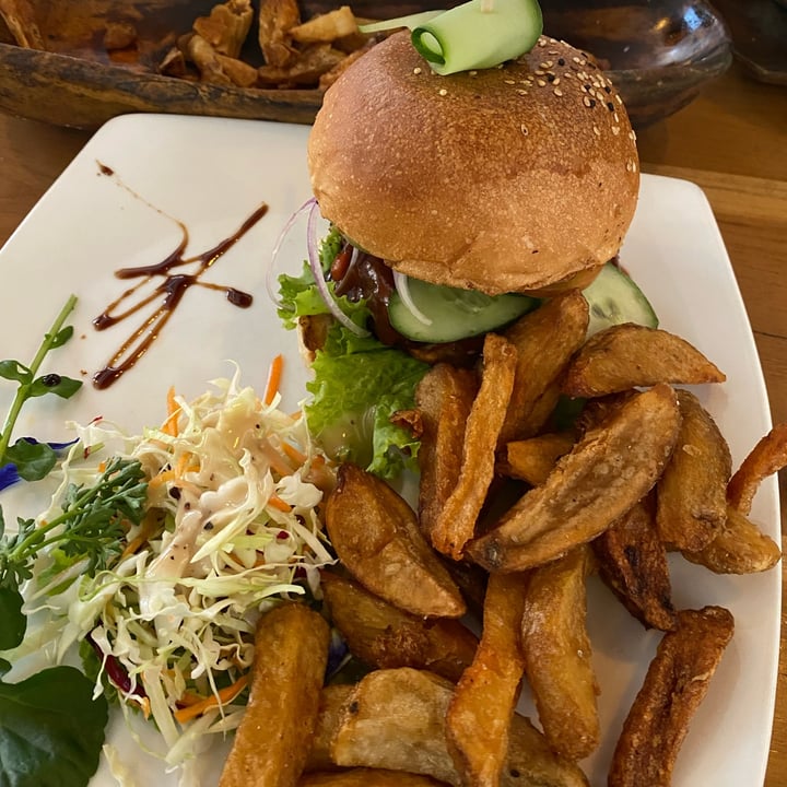 Chill Restaurant Bar Ella, Sri Lanka bbq jackfruit burger Review | abillion