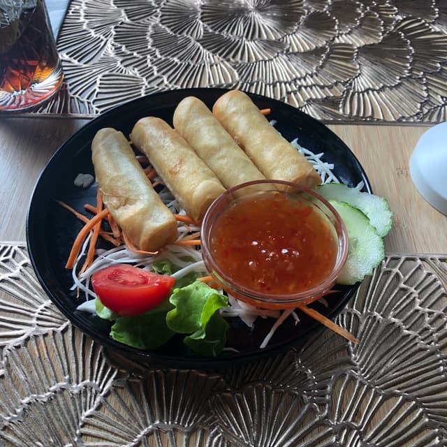 Paw Pia Thawt at Tom Yum Thai Bistro, Budapest - Vegan Dish Reviews ...