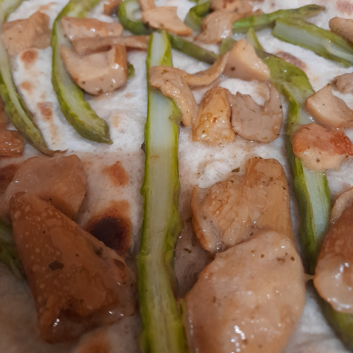 Pizza bianca con porcini e asparagi at Italia, Pavia - Vegan Dish ...