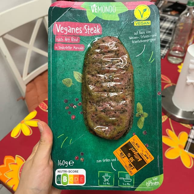 Veganes Steak - Beef Alternative With Pepper Marinade from Vemondo ...