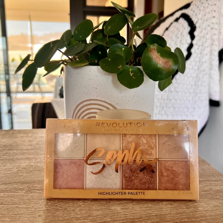 Revolution Beauty Revolution Beauty London Soph X Highlighter Palette ...