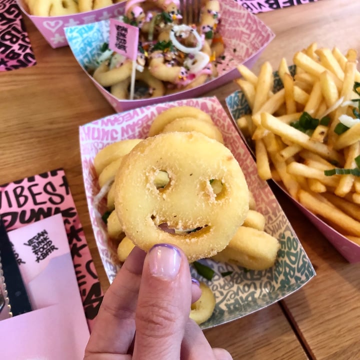 Vegan Junk Food Bar Barcelona, Spain Smiley Fries Review | abillion