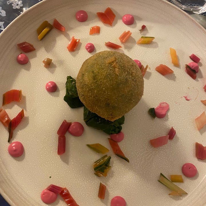 Sementis Pietrasanta, Italy crocchetta di patate con ragù di piselli ...