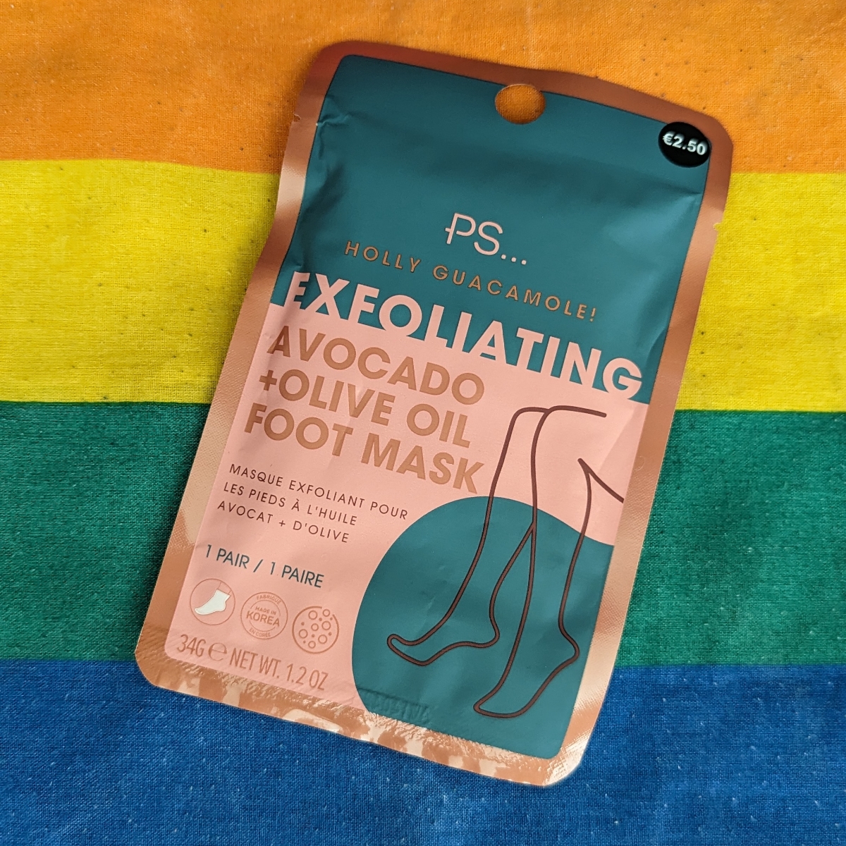 Holly Guacamole! Exfoliating Avocado + Olive Oil Foot Mask from Primark ...