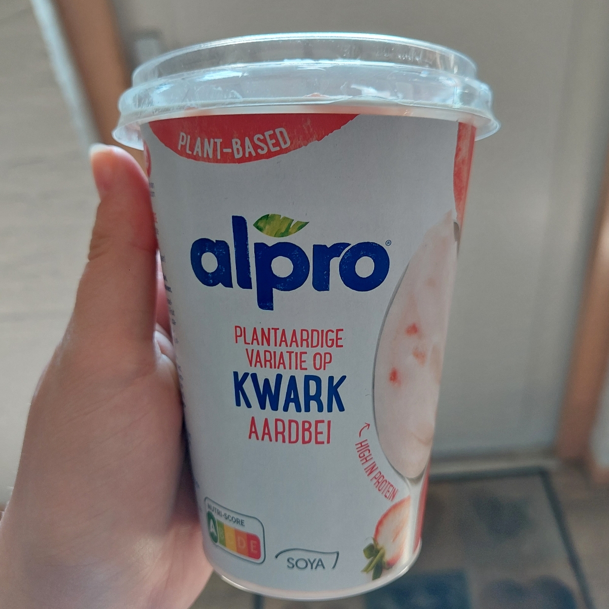 Plantaardige variatie op kwark aardbei from Alpro - Vegan Product ...
