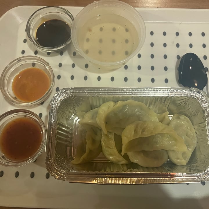 Momo Hub United Kingdom vegan momo Review | abillion